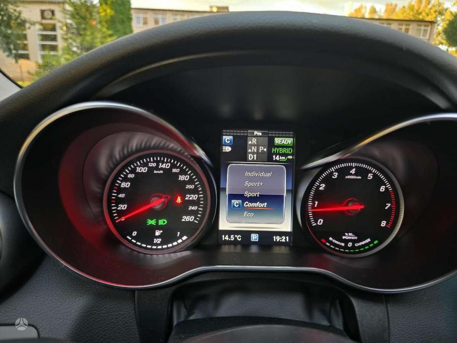 Черный Мерседес Ц 350 2017 в Вильнюс, объемом двигателя 1.99 л и пробегом 219 тыс. км за 14400 €, фото 32 на AUTOMOTO.COM.LV