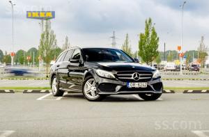Black Mercedes-Benz C 350 2018 in Riga, with an engine capacity of 2.00 L and mileage of 202 thousand km for 11490 €, photo 3 on AUTOMOTO.COM.LV