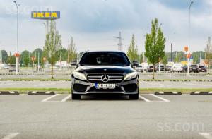 Black Mercedes-Benz C 350 2018 in Riga, with an engine capacity of 2.00 L and mileage of 202 thousand km for 11490 €, photo 4 on AUTOMOTO.COM.LV