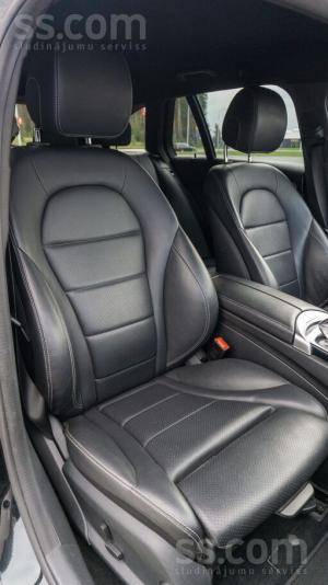 Black Mercedes-Benz C 350 2018 in Riga, with an engine capacity of 2.00 L and mileage of 202 thousand km for 11490 €, photo 28 on AUTOMOTO.COM.LV