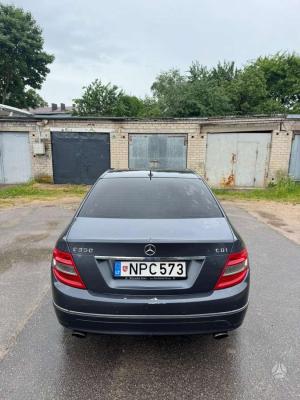 Blue Mercedes-Benz C 350 2010 in Plunge, with an engine capacity of 3.00 L and mileage of 402 thousand km for 5500 €, photo 6 on AUTOMOTO.COM.LV