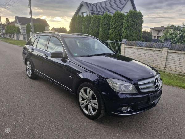 Zils Mercedes-Benz C 350 2010 Viļņa, ar dzinēja tilpumu 3.00 L un nobraukumu 262 tūkst. km par 4950 €, foto 1 vietnē AUTOMOTO.COM.LV