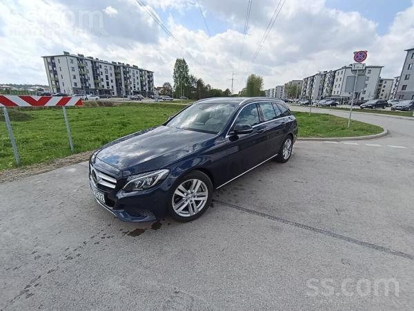 Blue Mercedes-Benz C 350 2015 in Riga, with an engine capacity of 2.00 L and mileage of 215 thousand km for 10500 €, photo 1 on AUTOMOTO.COM.LV