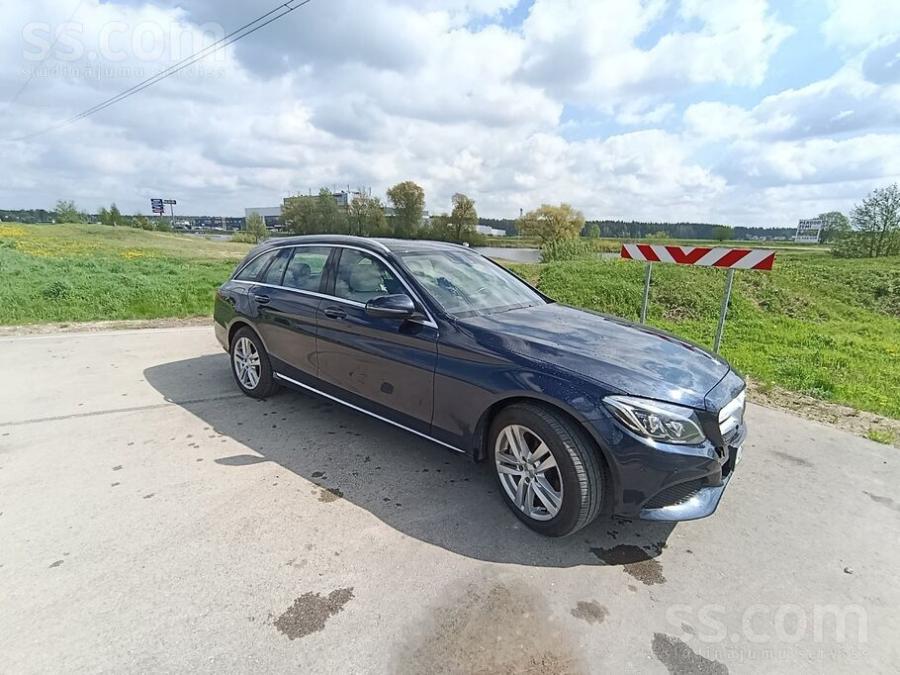 Zils Mercedes-Benz C 350 2015 Rīga, ar dzinēja tilpumu 2.00 L un nobraukumu 215 tūkst. km par 10500 €, foto 4 vietnē AUTOMOTO.COM.LV