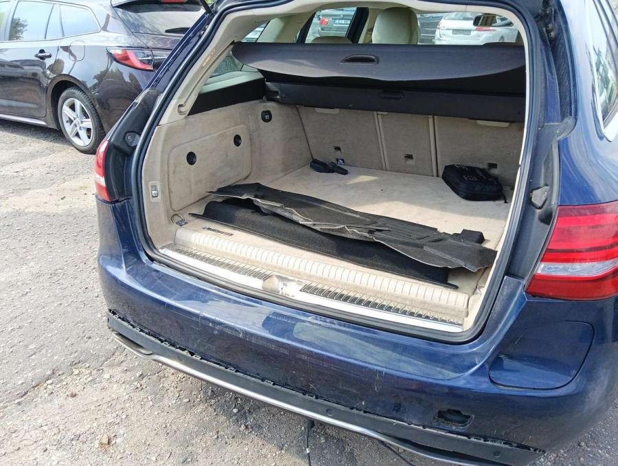 Zils Mercedes-Benz C 350 2015 Marijampole, ar dzinēja tilpumu 1.99 L un nobraukumu 341 tūkst. km par 5950 €, foto 18 vietnē AUTOMOTO.COM.LV