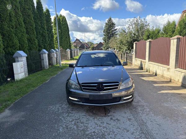 Коричневый Мерседес Ц 350 2010 в Юрбаркас, объемом двигателя 3.00 л и пробегом 273 тыс. км за 4800 €, фото 4 на AUTOMOTO.COM.LV