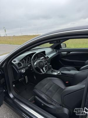 Mercedes-Benz C 350 2013 in Marijampole, with an engine capacity of 3.50 L and mileage of 260 thousand km for 10000 €, photo 12 on AUTOMOTO.COM.LV