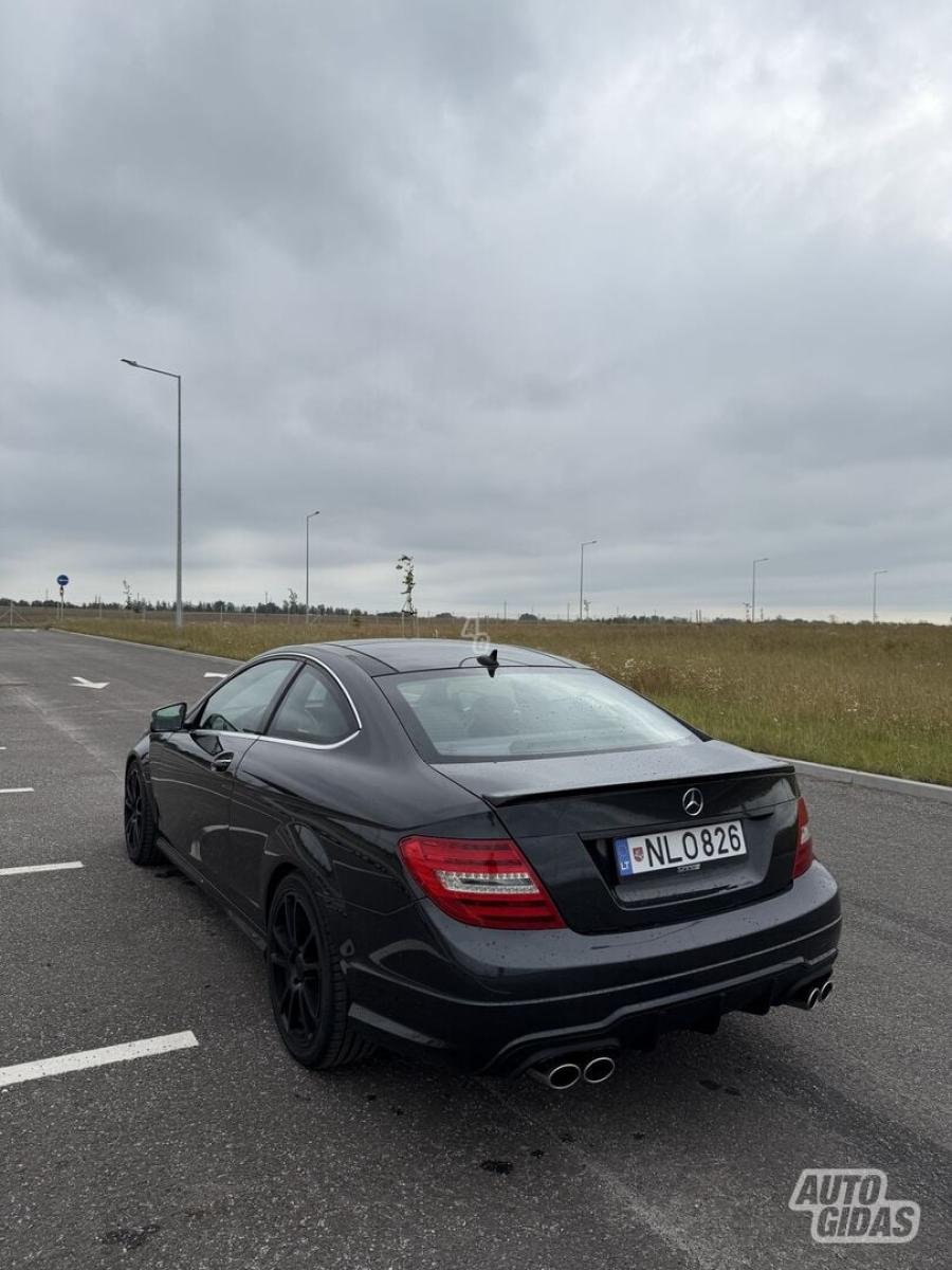 Mercedes-Benz C 350 2013 in Marijampole, with an engine capacity of 3.50 L and mileage of 260 thousand km for 10000 €, photo 16 on AUTOMOTO.COM.LV