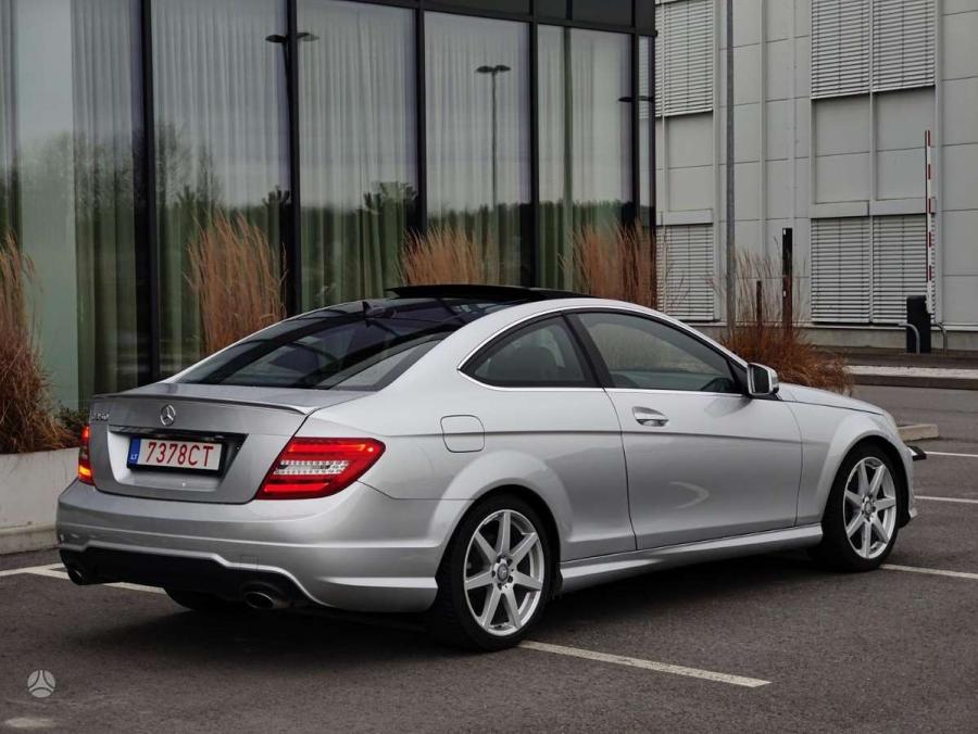 Grey Mercedes-Benz C 350 2012 in Vilnius, with an engine capacity of 3.50 L and mileage of 152 thousand km for 11100 €, photo 1 on AUTOMOTO.COM.LV