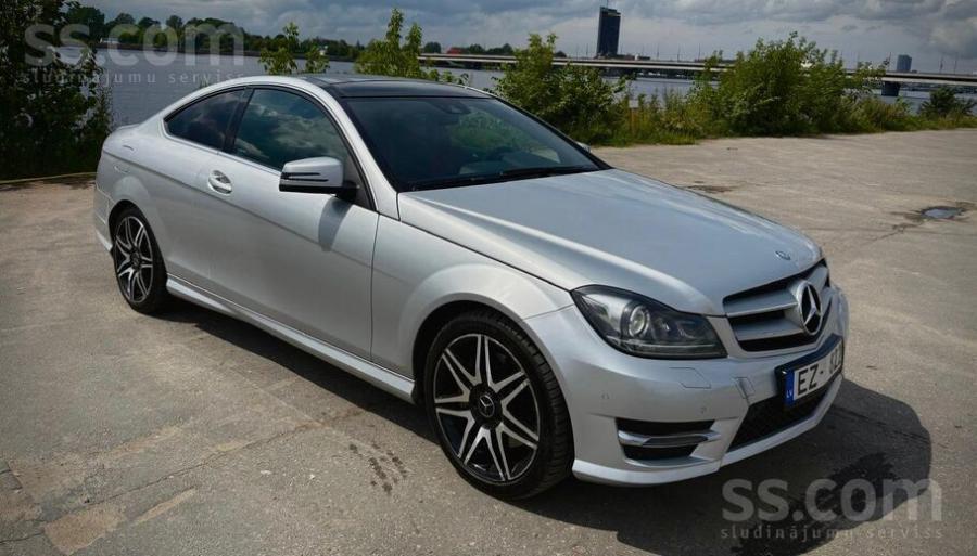 Серый Мерседес Ц 350 2014 в Рига, объемом двигателя 3.50 л и пробегом 180 тыс. км за 10000 €, фото 1 на AUTOMOTO.COM.LV