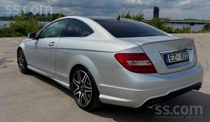 Серый Мерседес Ц 350 2014 в Рига, объемом двигателя 3.50 л и пробегом 180 тыс. км за 10000 €, фото 4 на AUTOMOTO.COM.LV