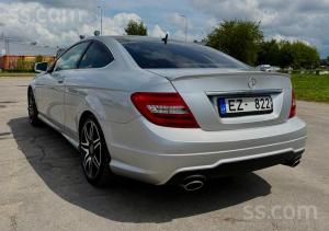 Серый Мерседес Ц 350 2014 в Рига, объемом двигателя 3.50 л и пробегом 180 тыс. км за 10000 €, фото 10 на AUTOMOTO.COM.LV