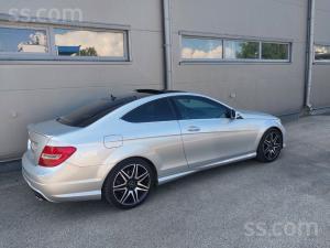Grey Mercedes-Benz C 350 2014 in Riga, with an engine capacity of 3.50 L and mileage of 192 thousand km for 12200 €, photo 5 on AUTOMOTO.COM.LV
