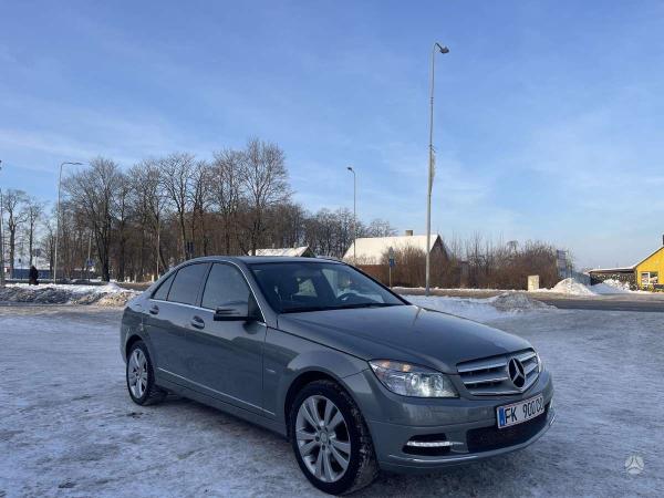 Grey Mercedes-Benz C 350 2010 in Taurage, with an engine capacity of 3.00 L and mileage of 183 thousand km for 5900 €, photo 4 on AUTOMOTO.COM.LV