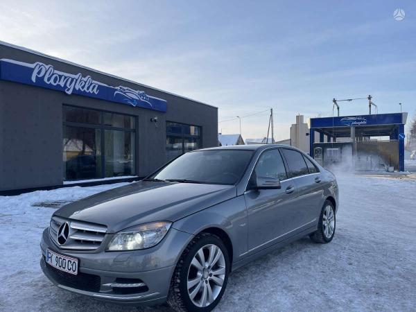 Grey Mercedes-Benz C 350 2010 in Taurage, with an engine capacity of 3.00 L and mileage of 183 thousand km for 5900 €, photo 5 on AUTOMOTO.COM.LV