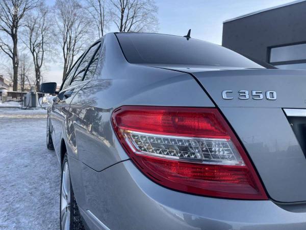Grey Mercedes-Benz C 350 2010 in Taurage, with an engine capacity of 3.00 L and mileage of 183 thousand km for 5900 €, photo 9 on AUTOMOTO.COM.LV