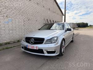Grey Mercedes-Benz C 350 2011 in Liepaja, with an engine capacity of 3.00 L and mileage of 228 thousand km for 8500 €, photo 3 on AUTOMOTO.COM.LV