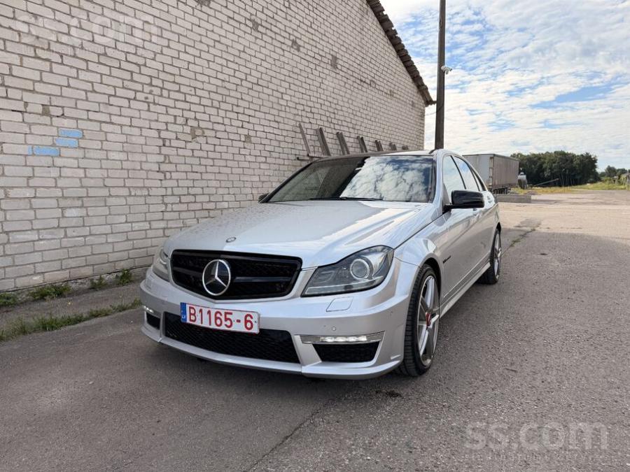 Grey Mercedes-Benz C 350 2011 in Liepaja, with an engine capacity of 3.00 L and mileage of 228 thousand km for 8500 €, photo 3 on AUTOMOTO.COM.LV