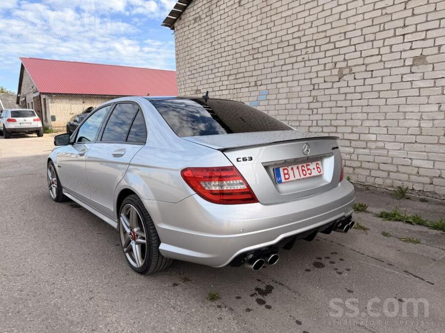 Grey Mercedes-Benz C 350 2011 in Liepaja, with an engine capacity of 3.00 L and mileage of 228 thousand km for 8500 €, photo 4 on AUTOMOTO.COM.LV