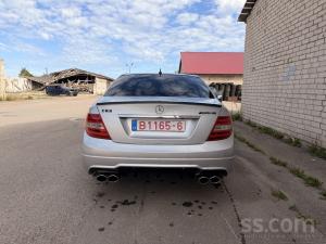 Grey Mercedes-Benz C 350 2011 in Liepaja, with an engine capacity of 3.00 L and mileage of 228 thousand km for 8500 €, photo 5 on AUTOMOTO.COM.LV