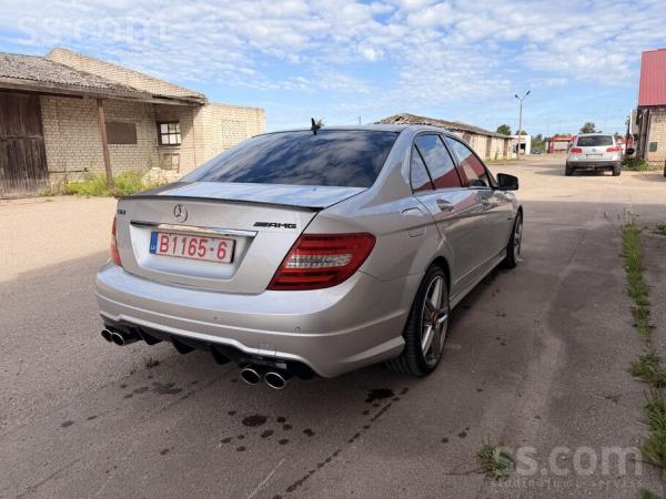 Pelēks Mercedes-Benz C 350 2011 Liepāja, ar dzinēja tilpumu 3.00 L un nobraukumu 228 tūkst. km par 8500 €, foto 5 vietnē AUTOMOTO.COM.LV