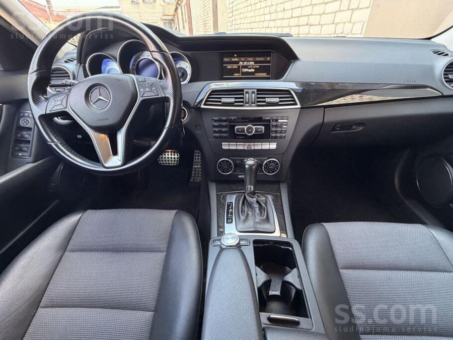 Grey Mercedes-Benz C 350 2011 in Liepaja, with an engine capacity of 3.00 L and mileage of 228 thousand km for 8500 €, photo 12 on AUTOMOTO.COM.LV