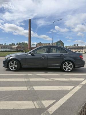 Pelēks Mercedes-Benz C 350 2014 Šauļi, ar dzinēja tilpumu 3.50 L un nobraukumu 229 tūkst. km par 9300 €, foto 4 vietnē AUTOMOTO.COM.LV
