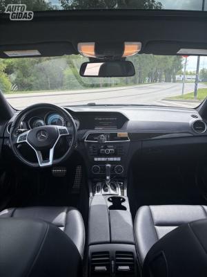 Pelēks Mercedes-Benz C 350 2014 Šauļi, ar dzinēja tilpumu 3.50 L un nobraukumu 229 tūkst. km par 9300 €, foto 10 vietnē AUTOMOTO.COM.LV