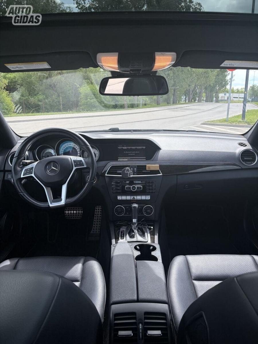 Pelēks Mercedes-Benz C 350 2014 Šauļi, ar dzinēja tilpumu 3.50 L un nobraukumu 229 tūkst. km par 9300 €, foto 10 vietnē AUTOMOTO.COM.LV