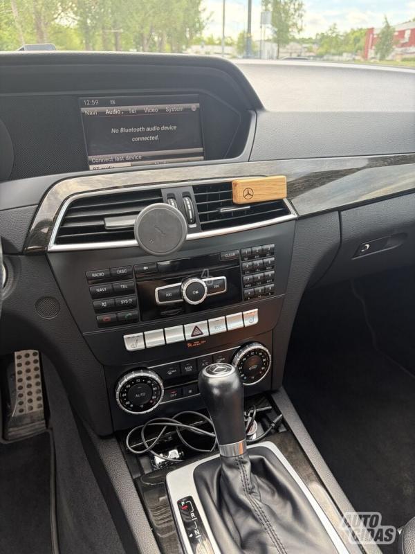Grey Mercedes-Benz C 350 2014 in Siauliai, with an engine capacity of 3.50 L and mileage of 229 thousand km for 9300 €, photo 10 on AUTOMOTO.COM.LV