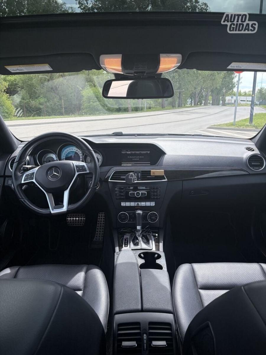 Pelēks Mercedes-Benz C 350 2014 Šauļi, ar dzinēja tilpumu 3.50 L un nobraukumu 229 tūkst. km par 9000 €, foto 10 vietnē AUTOMOTO.COM.LV