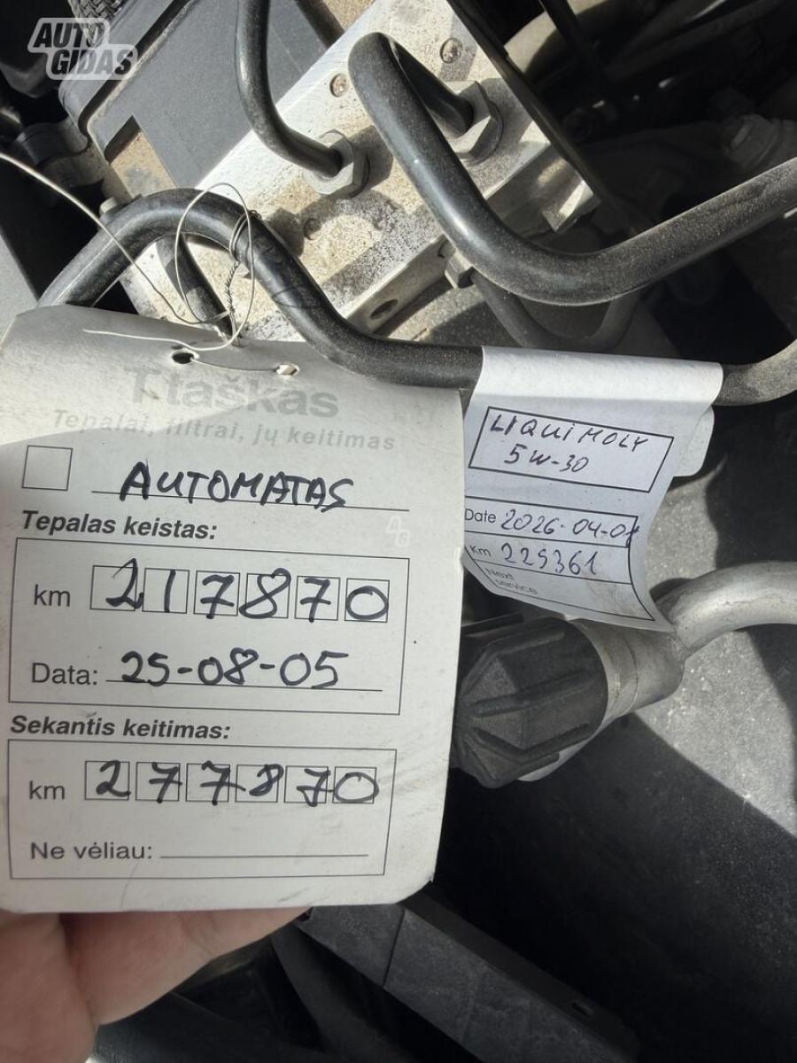 Pelēks Mercedes-Benz C 350 2014 Šauļi, ar dzinēja tilpumu 3.50 L un nobraukumu 229 tūkst. km par 9000 €, foto 19 vietnē AUTOMOTO.COM.LV