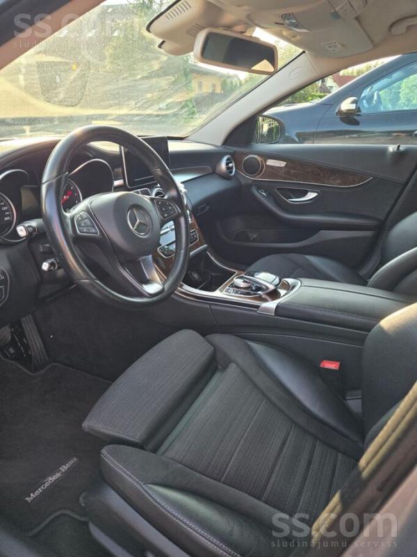 Pelēks Mercedes-Benz C 350 2015 Rīga, ar dzinēja tilpumu 2.00 L un nobraukumu 121 tūkst. km par 17000 €, foto 3 vietnē AUTOMOTO.COM.LV