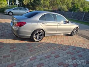 Серый Мерседес Ц 350 2015 в Рига, объемом двигателя 2.00 л и пробегом 121 тыс. км за 17000 €, фото 4 на AUTOMOTO.COM.LV
