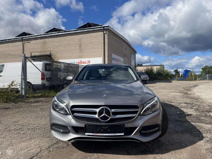 Grey Mercedes-Benz C 350 2015 in Telschi, with an engine capacity of 1.99 L and mileage of 230 thousand km for 14499 €, photo 4 on AUTOMOTO.COM.LV