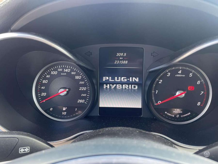 Grey Mercedes-Benz C 350 2015 in Telschi, with an engine capacity of 1.99 L and mileage of 230 thousand km for 14499 €, photo 28 on AUTOMOTO.COM.LV