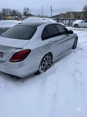 Grey Mercedes-Benz C 350 2016 in Kaunas, with an engine capacity of 1.99 L and mileage of 220 thousand km for 17200 €, photo 4 on AUTOMOTO.COM.LV