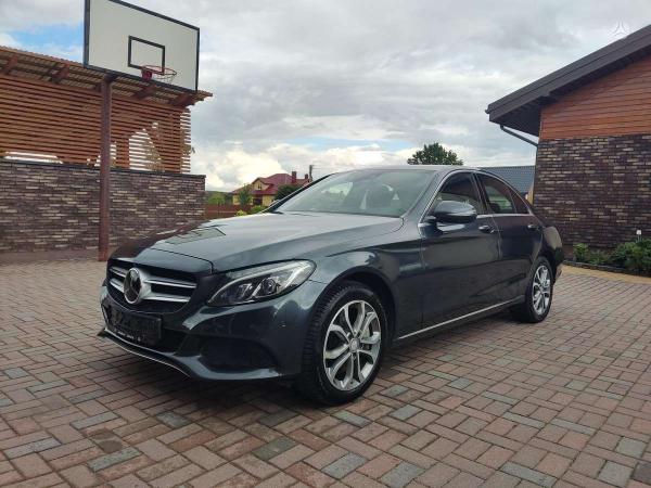 Pelēks Mercedes-Benz C 350 2017 Pakruojis, ar dzinēja tilpumu 1.99 L un nobraukumu 179 tūkst. km par 12750 €, foto 1 vietnē AUTOMOTO.COM.LV