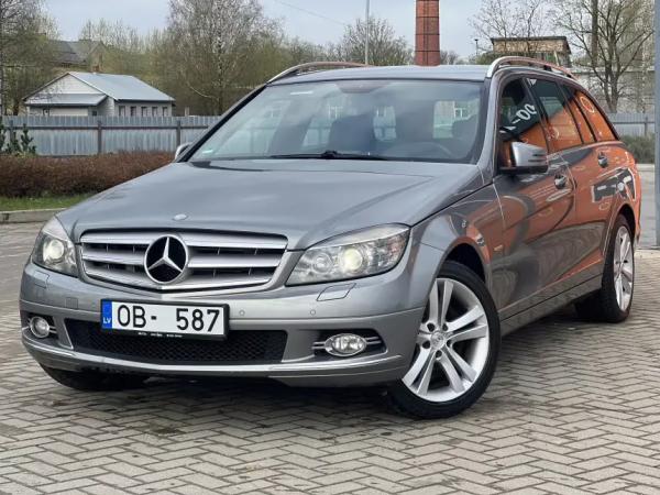 Pelēks Mercedes-Benz C 350 2009 Jēkabpils, ar dzinēja tilpumu 3.00 L un nobraukumu 302 tūkst. km par 6300 €, foto 1 vietnē AUTOMOTO.COM.LV