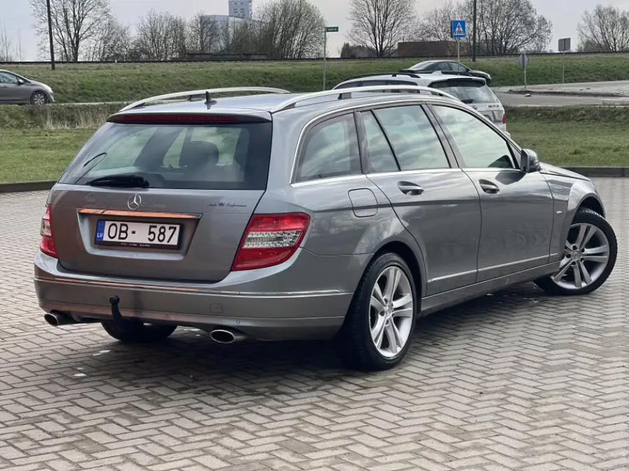 Серый Мерседес Ц 350 2009 в Екабпилс, объемом двигателя 3.00 л и пробегом 302 тыс. км за 6300 €, фото 3 на AUTOMOTO.COM.LV