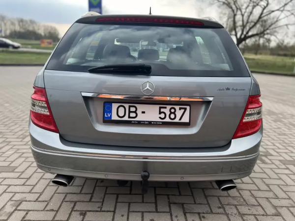 Pelēks Mercedes-Benz C 350 2009 Jēkabpils, ar dzinēja tilpumu 3.00 L un nobraukumu 302 tūkst. km par 6300 €, foto 8 vietnē AUTOMOTO.COM.LV