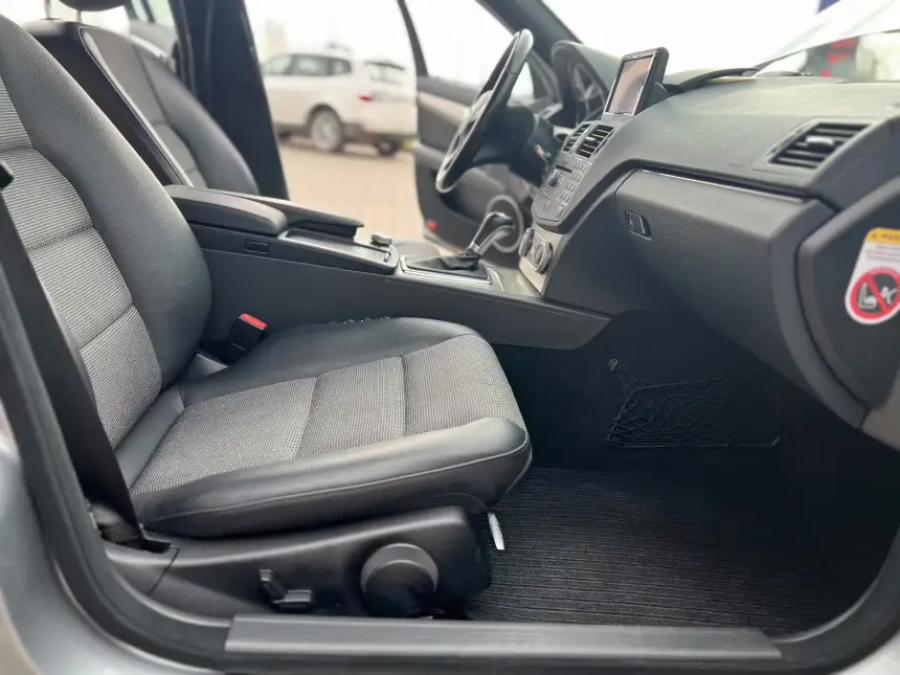 Серый Мерседес Ц 350 2009 в Екабпилс, объемом двигателя 3.00 л и пробегом 302 тыс. км за 6300 €, фото 22 на AUTOMOTO.COM.LV