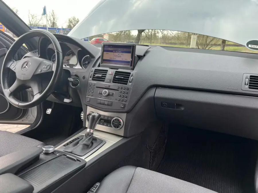 Серый Мерседес Ц 350 2009 в Екабпилс, объемом двигателя 3.00 л и пробегом 302 тыс. км за 6300 €, фото 27 на AUTOMOTO.COM.LV