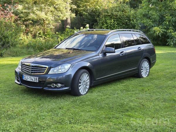 Pelēks Mercedes-Benz C 350 2013 Rīga, ar dzinēja tilpumu 3.00 L un nobraukumu 228 tūkst. km par 9000 €, foto 5 vietnē AUTOMOTO.COM.LV
