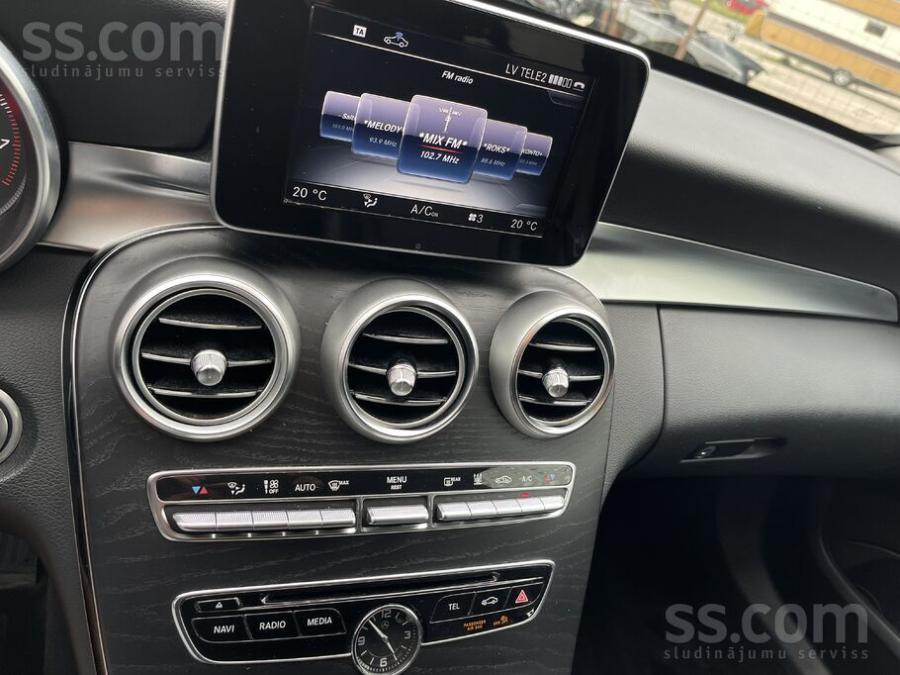 Pelēks Mercedes-Benz C 350 2015 Rīga, ar dzinēja tilpumu 2.00 L un nobraukumu 303 tūkst. km par 11300 €, foto 11 vietnē AUTOMOTO.COM.LV