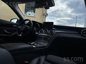 Pelēks Mercedes-Benz C 350 2015 Rīga, ar dzinēja tilpumu 2.00 L un nobraukumu 303 tūkst. km par 11300 €, foto 12 vietnē AUTOMOTO.COM.LV