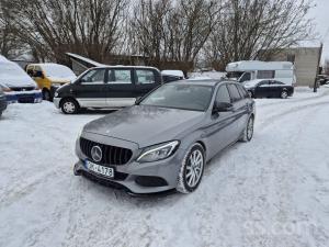 Grey Mercedes-Benz C 350 2015 in Riga, with an engine capacity of 2.00 L and mileage of 246 thousand km for 14990 €, photo 4 on AUTOMOTO.COM.LV