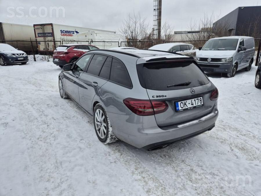 Grey Mercedes-Benz C 350 2015 in Riga, with an engine capacity of 2.00 L and mileage of 246 thousand km for 14990 €, photo 8 on AUTOMOTO.COM.LV