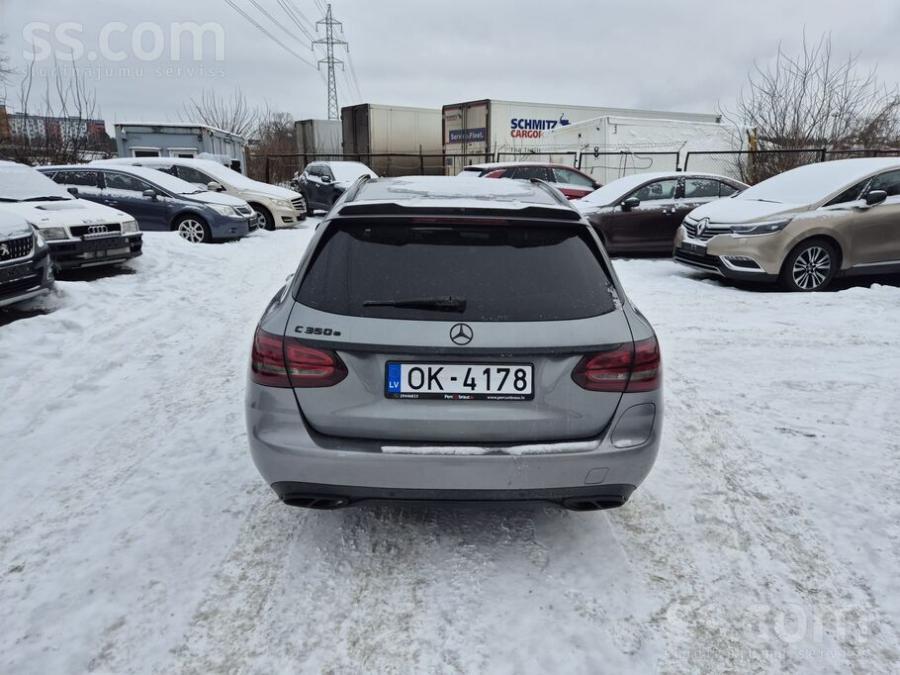 Grey Mercedes-Benz C 350 2015 in Riga, with an engine capacity of 2.00 L and mileage of 246 thousand km for 14990 €, photo 6 on AUTOMOTO.COM.LV