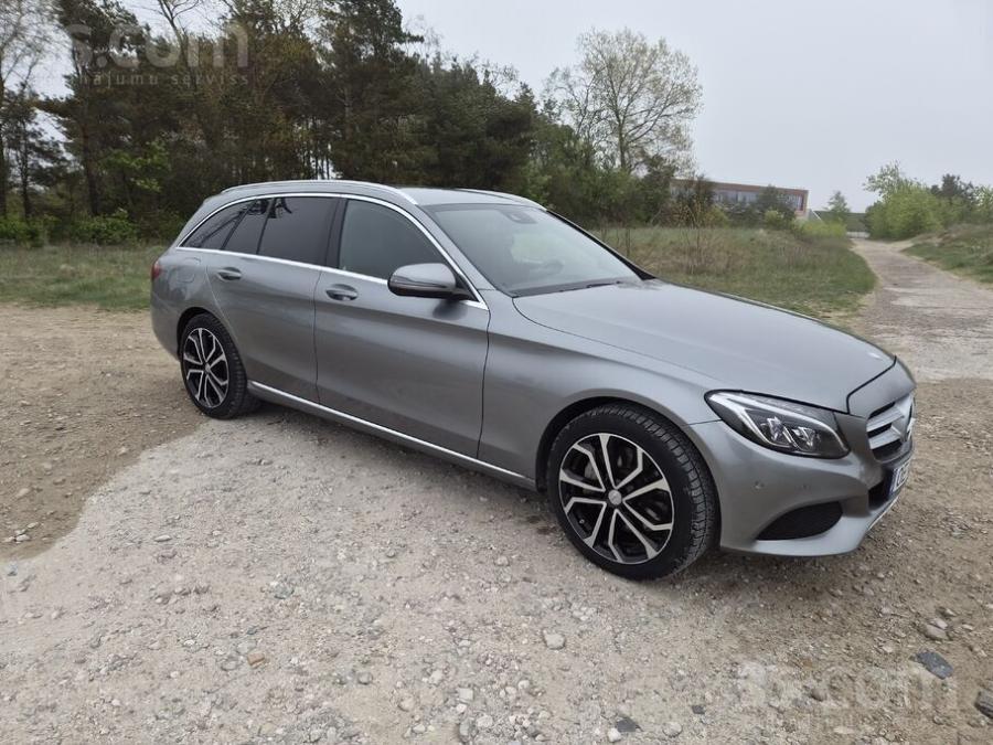Pelēks Mercedes-Benz C 350 2015 Liepāja, ar dzinēja tilpumu 2.00 L un nobraukumu 233 tūkst. km par 12500 €, foto 3 vietnē AUTOMOTO.COM.LV